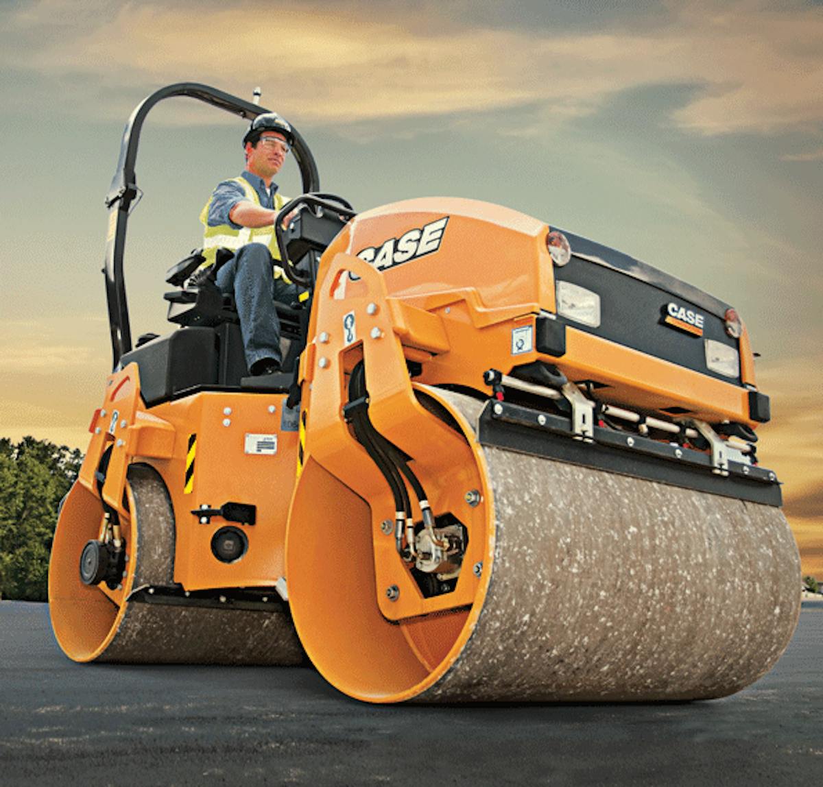 Small asphalt roller packs a big punch | Power & Motion