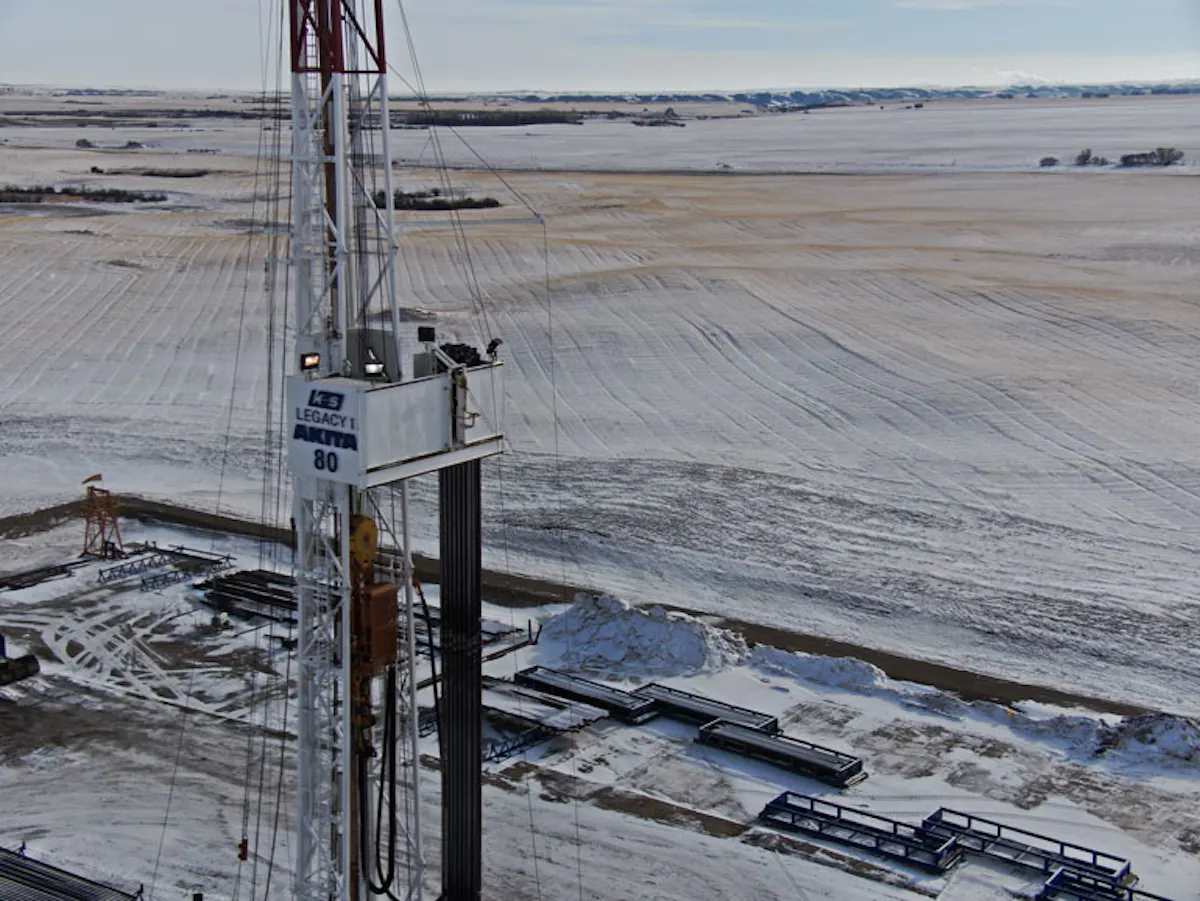 A Canadian Rig Rolls On—Even in Rough Weather | Power & Motion