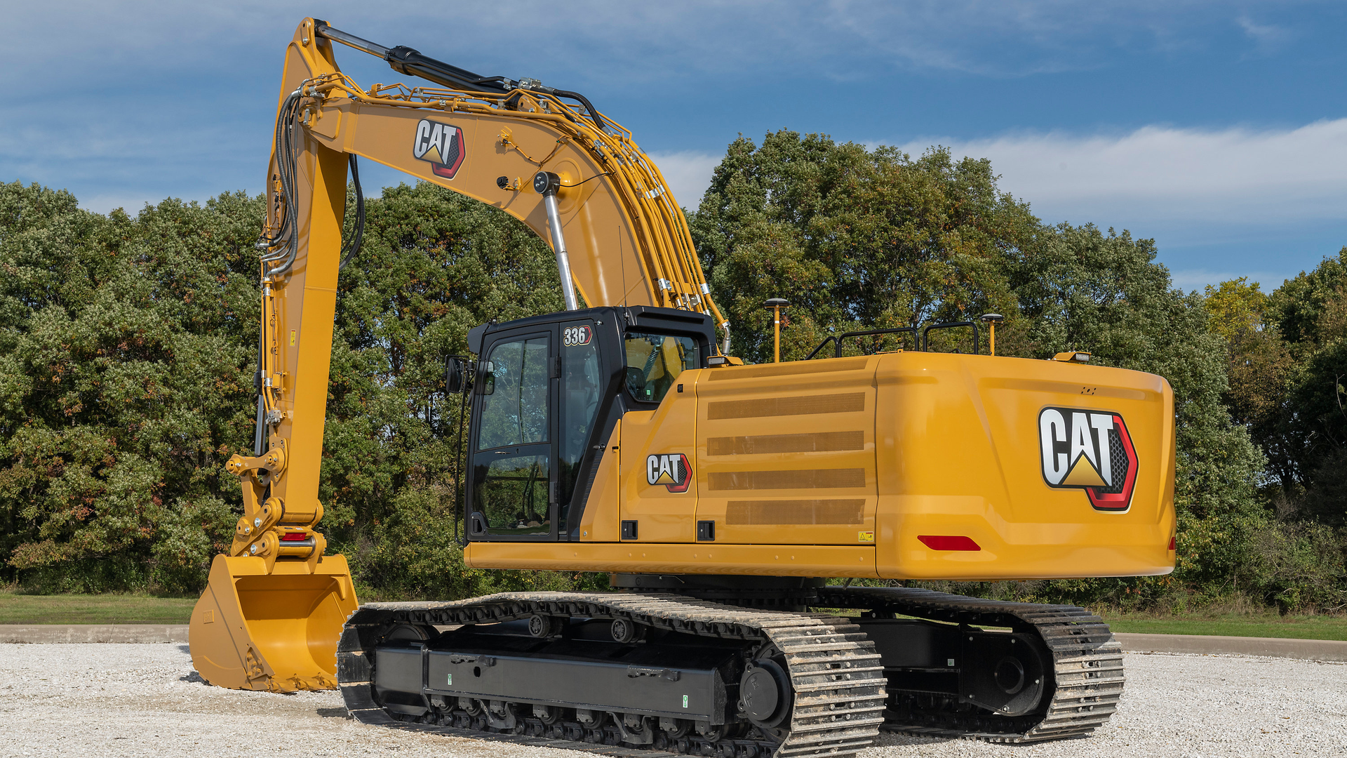 Hydraulics System Improves Performance for New Caterpillar Excavator ...