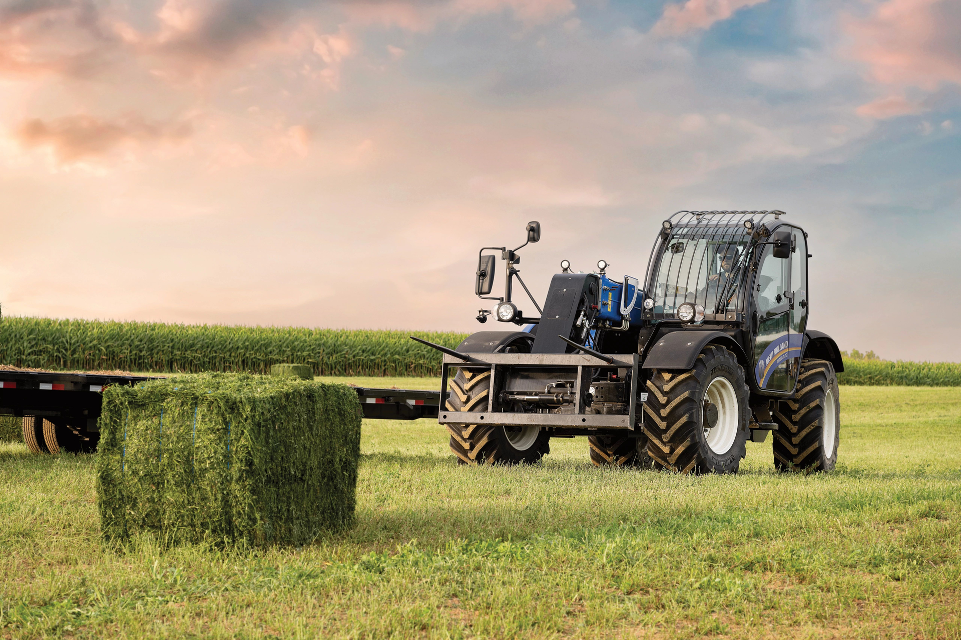 Electrohydraulics Benefit Tool Leveling for Telehandlers | Power & Motion