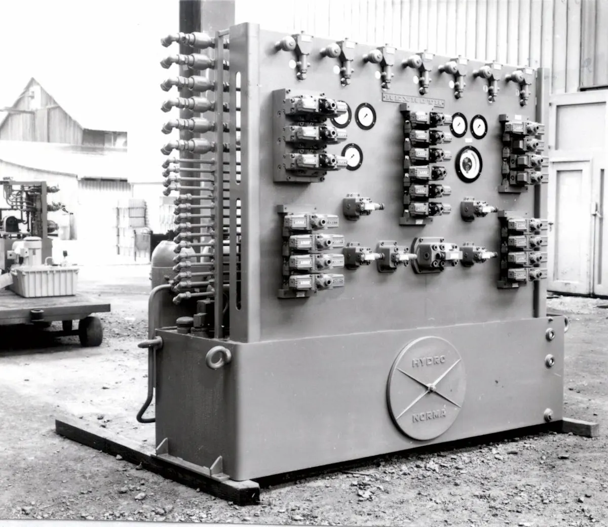 How 75 Years of Innovation Have Shaped Hydraulics and Pneumatics ...