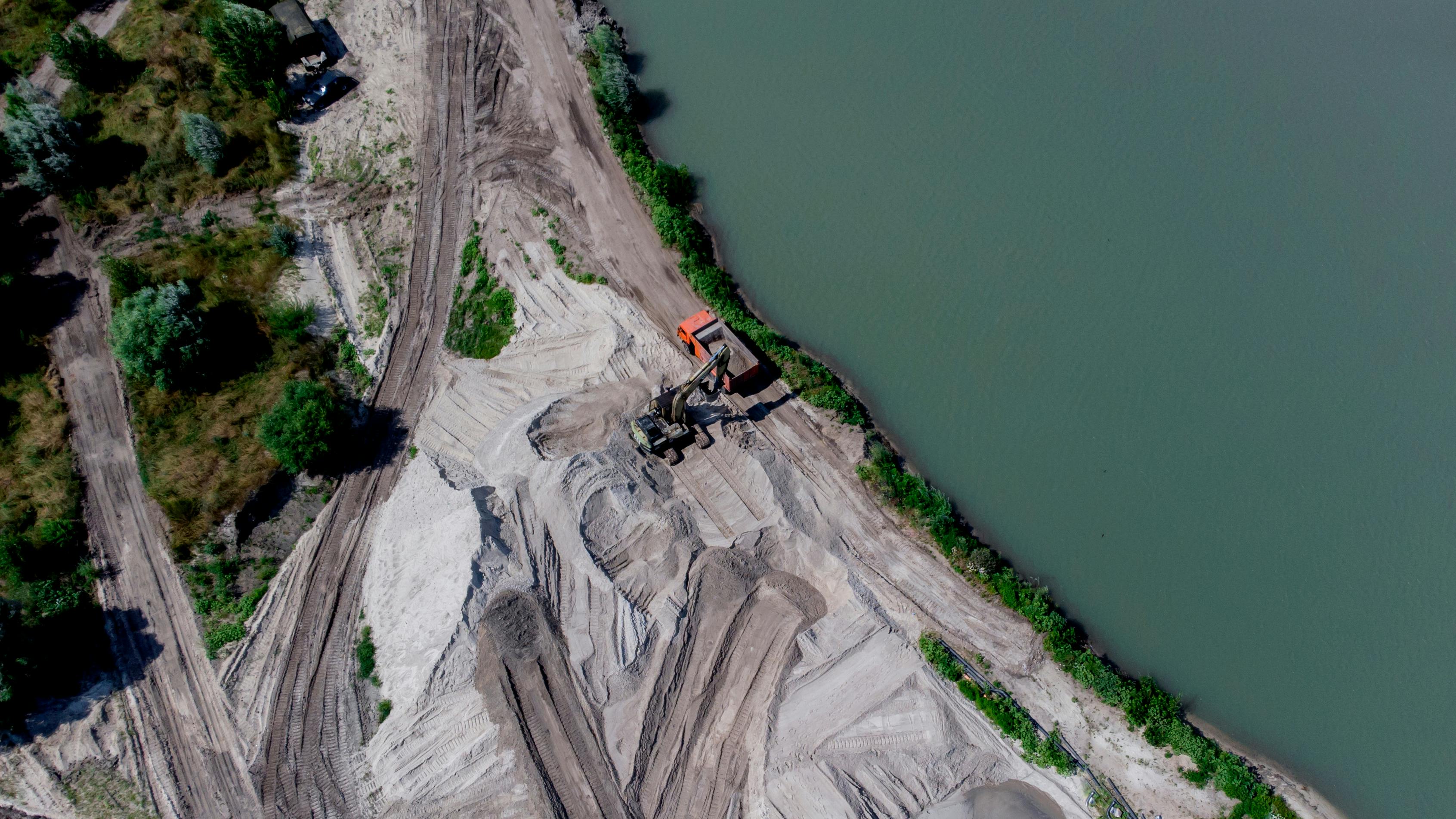 Next-Gen Biodegradable Hydraulic Fluids Overcome Performance Challenges ...